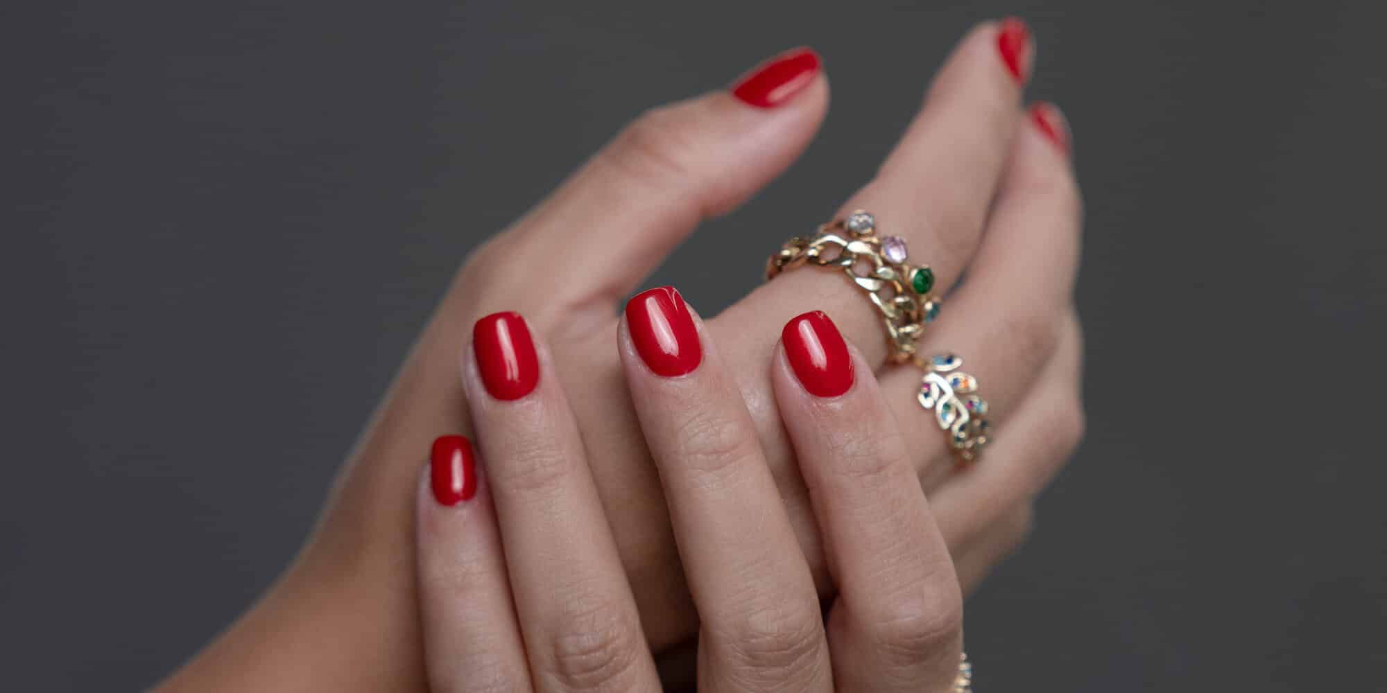 Wet Manicure • Heli Beauty