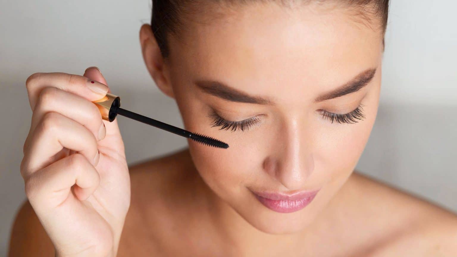How to apply mascara • Heli Beauty